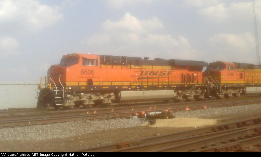 BNSF 6606